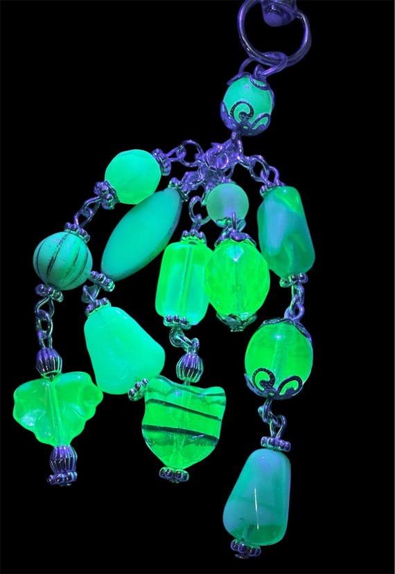 Keychain Uranium Glass Cat Face Green & Milk Glass UV… - Gem