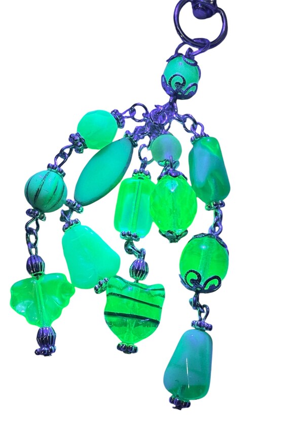 Keychain Uranium Glass Cat Face Green & Milk Glass UV… - Gem