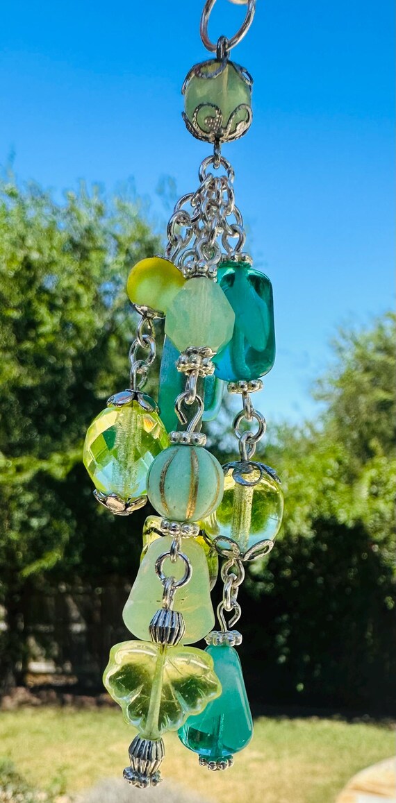 Keychain Uranium Glass Cat Face Green & Milk Glass UV… - Gem