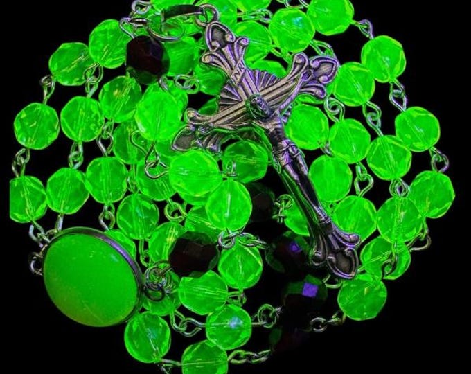 Vintage Czech Ruby Red & Uranium Green Glass Rosary – Large 21 ...