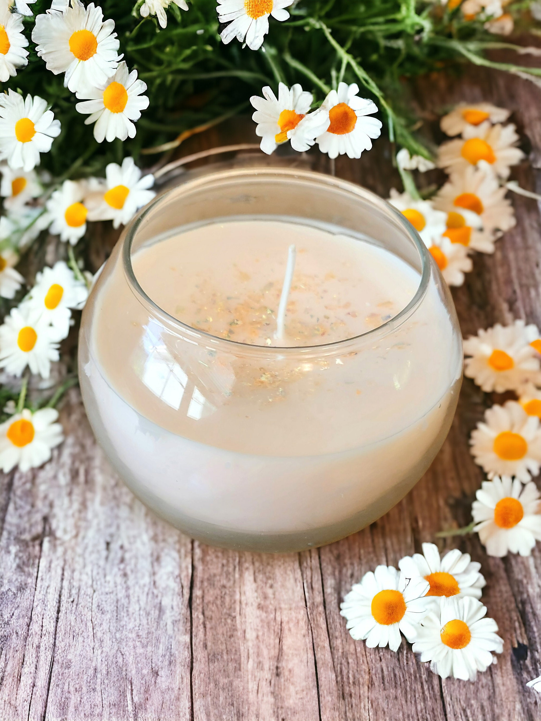 White Peach and Daisy Vegan Soy Candle.made With Essential Oils and a ...