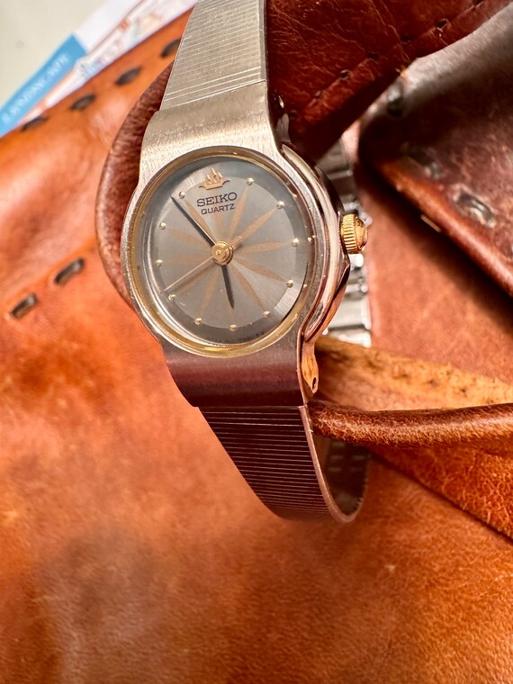 Vintage Ladies Seiko Galaxy Watch 1N01-0B40 Silver To… - Gem