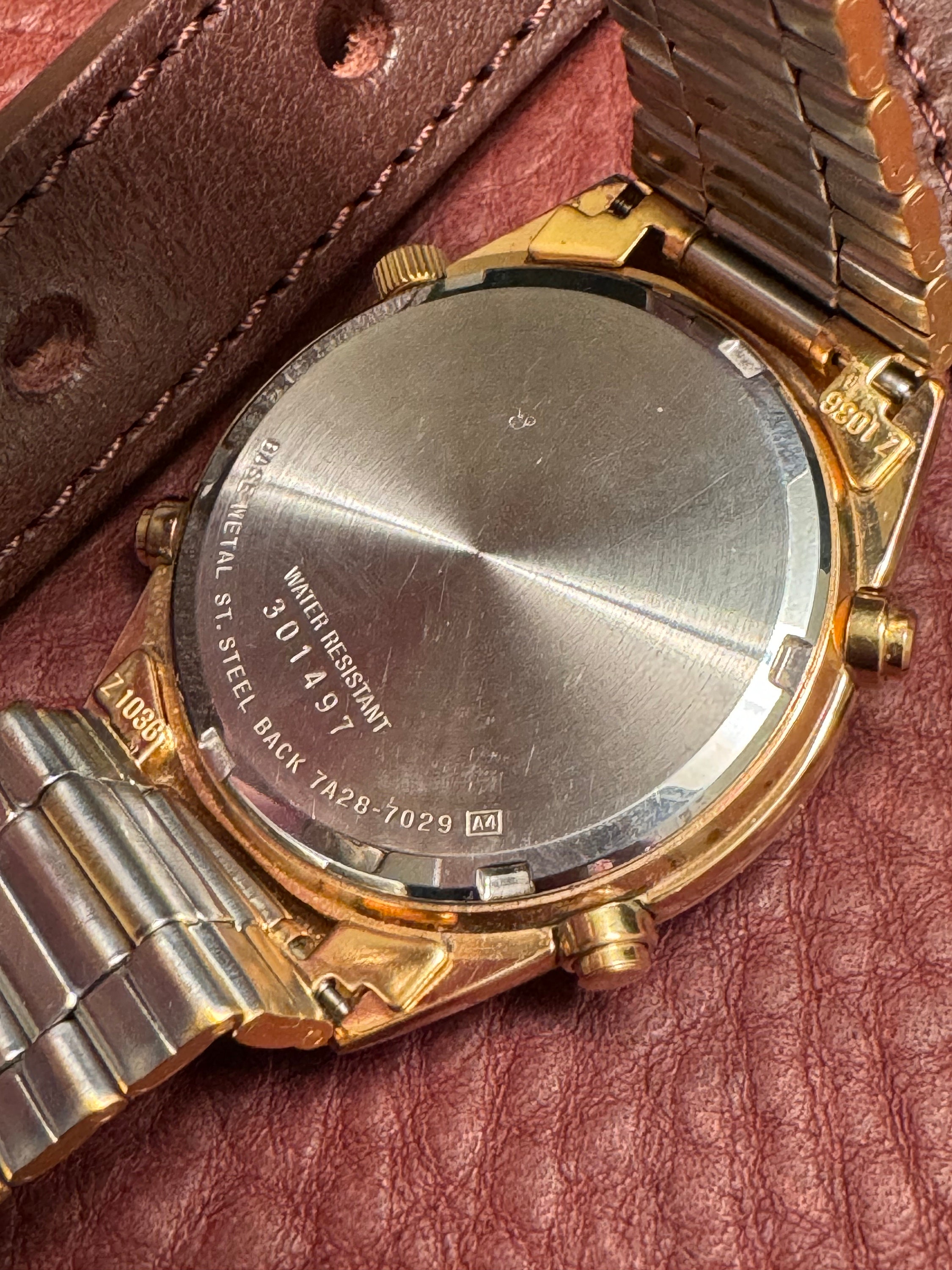 Vintage 1983 Seiko 7A28-702L T/7A28-7029 james Bond Model Gold Tone ...