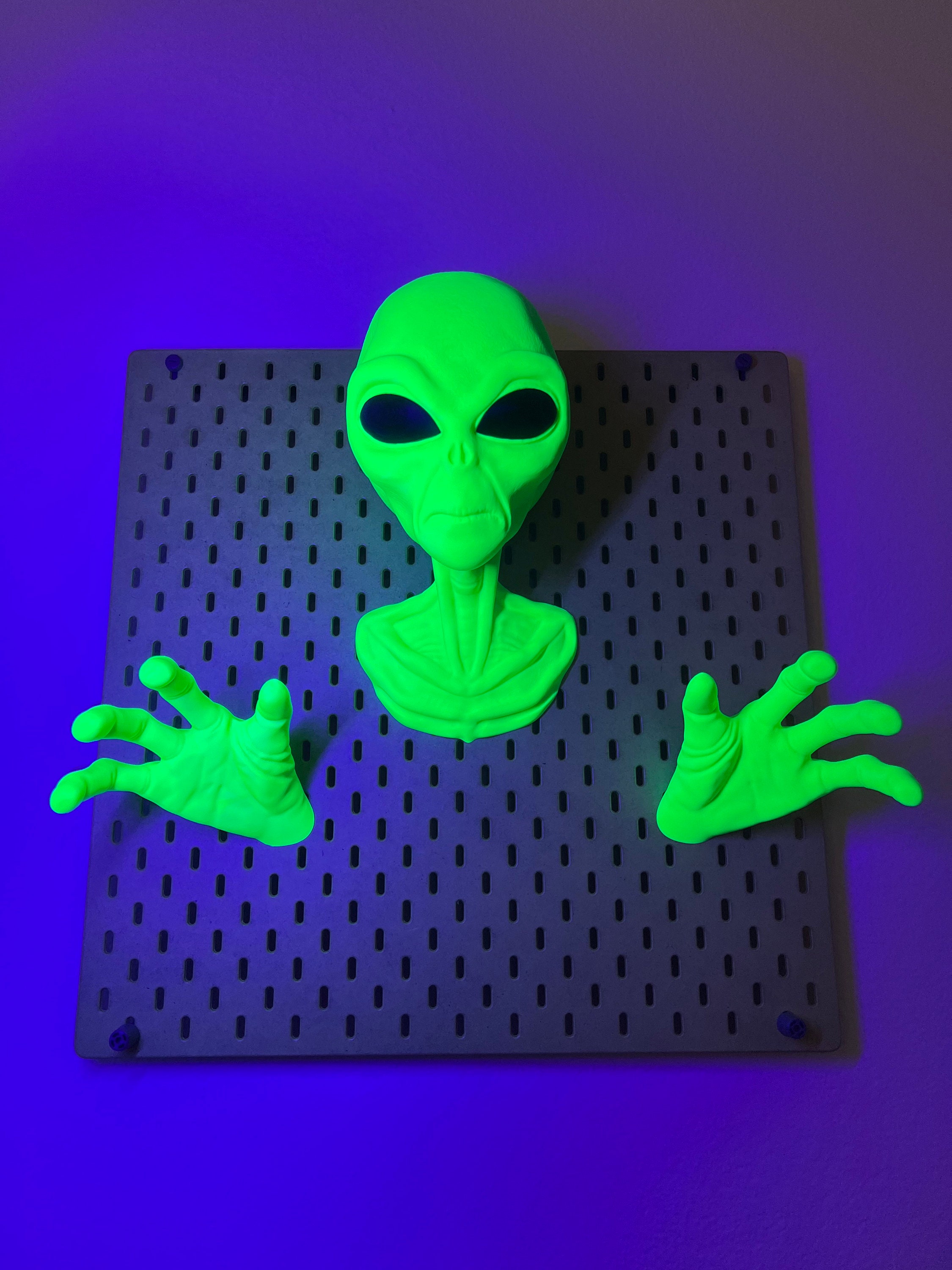 Wall Mounted Alien Headphone Hanger: Gaming Controller Holder, Sci-fi ...