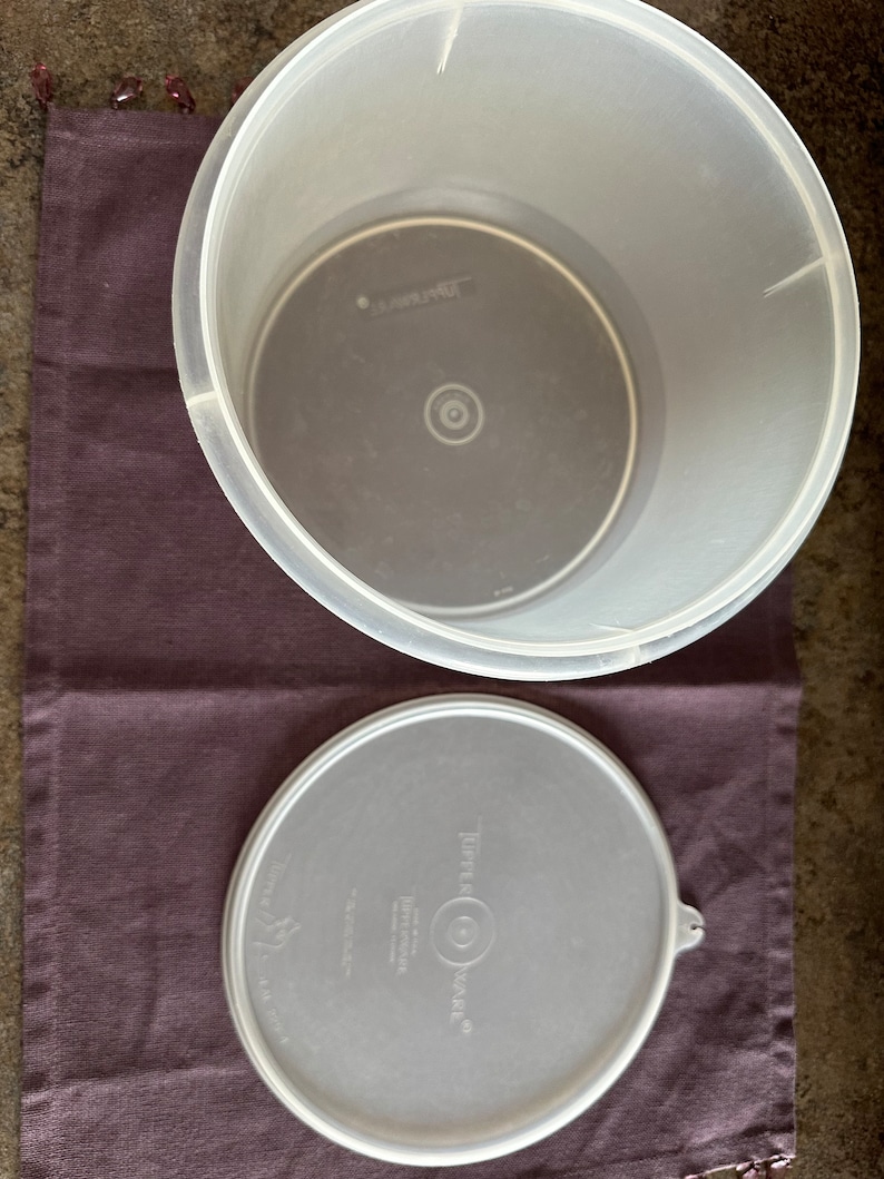 Tupperware Canister 266-12 - Etsy