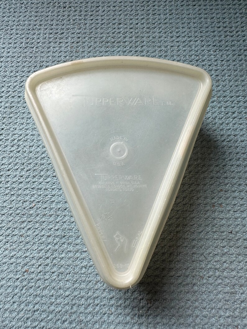 Vintage Tupperware Pie Slice Keeper - Etsy