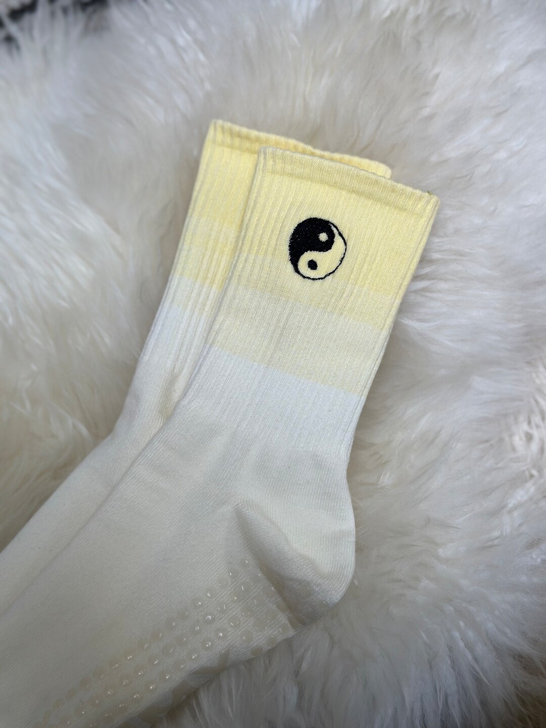 Yin Yang Embroidered Pilates Socks Cute Grip Socks Embroidered Detailed ...
