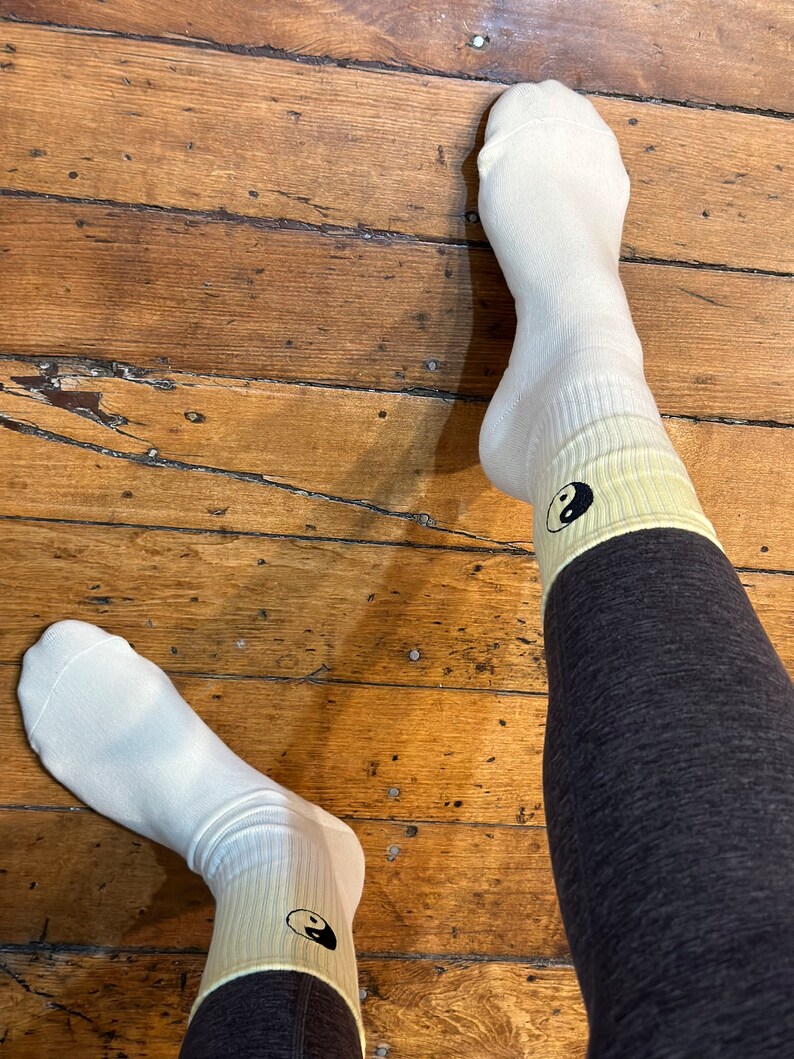 Yin Yang Embroidered Pilates Socks Cute Grip Socks Embroidered Detailed ...