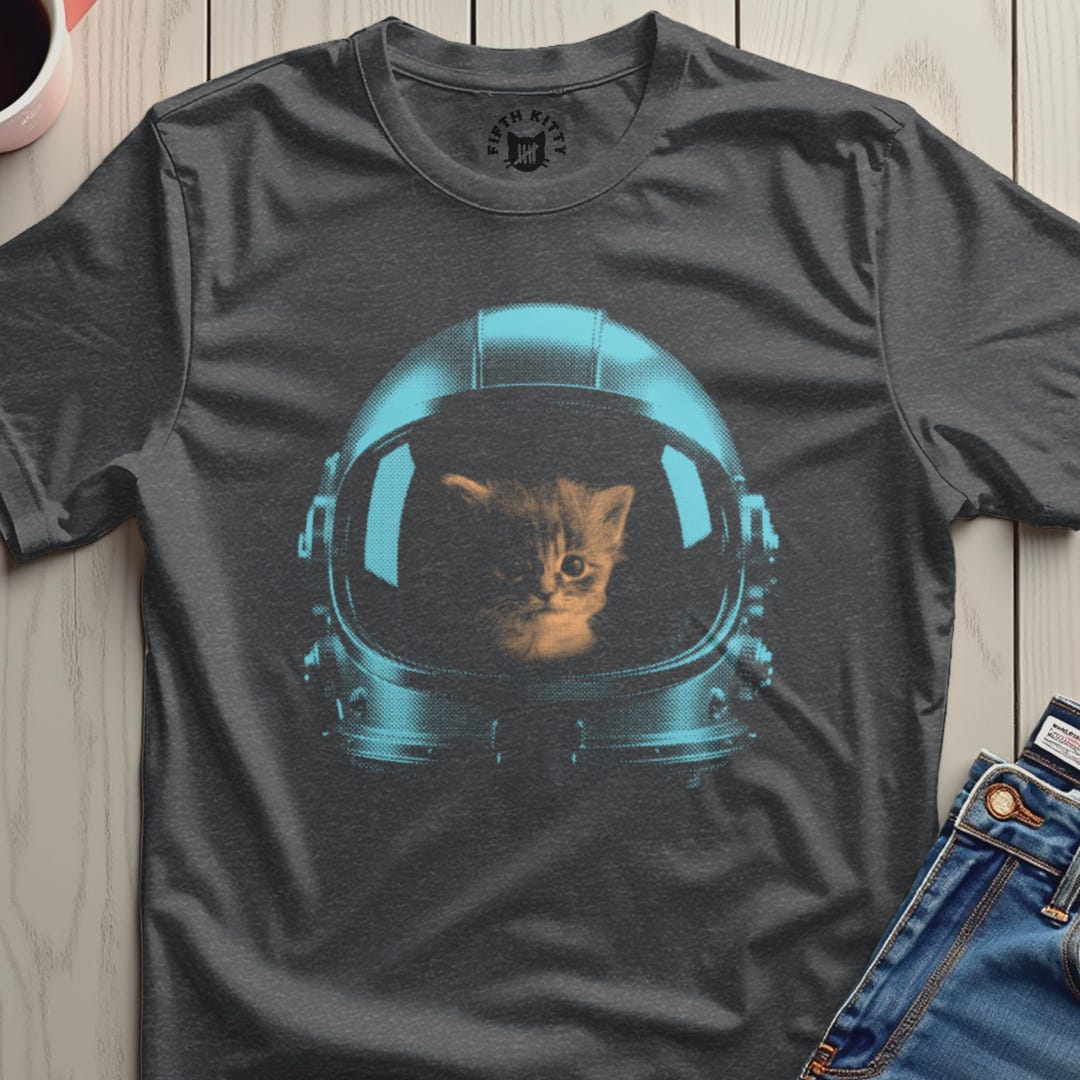 Funny Space Cat T-shirt, Retro Astronaut Kitten Graphic Tee - Etsy