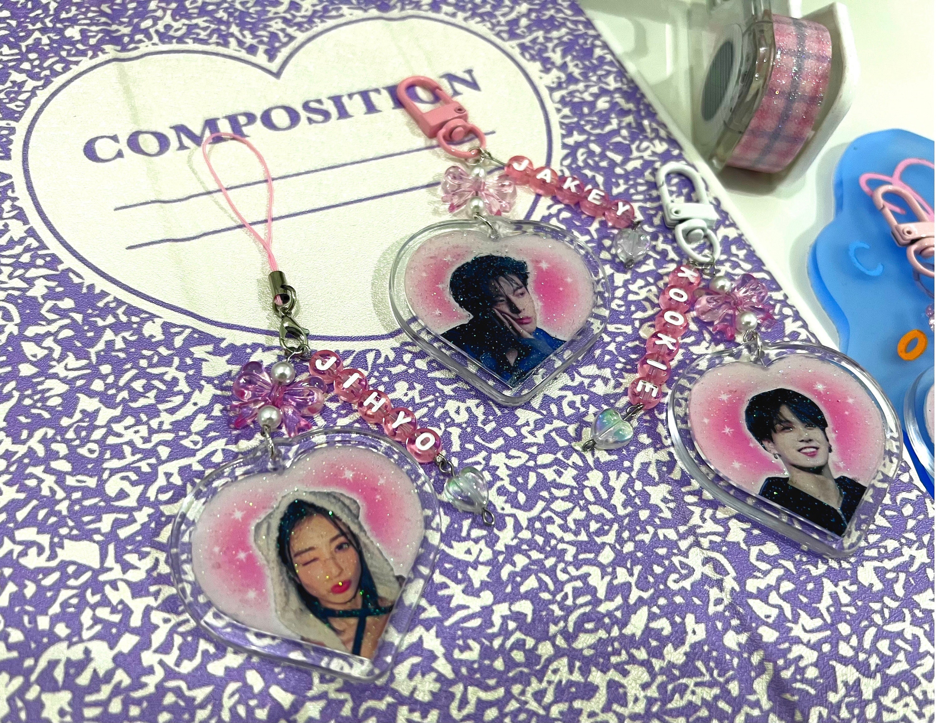 K-pop Coquette Keychains |customizable| - Etsy