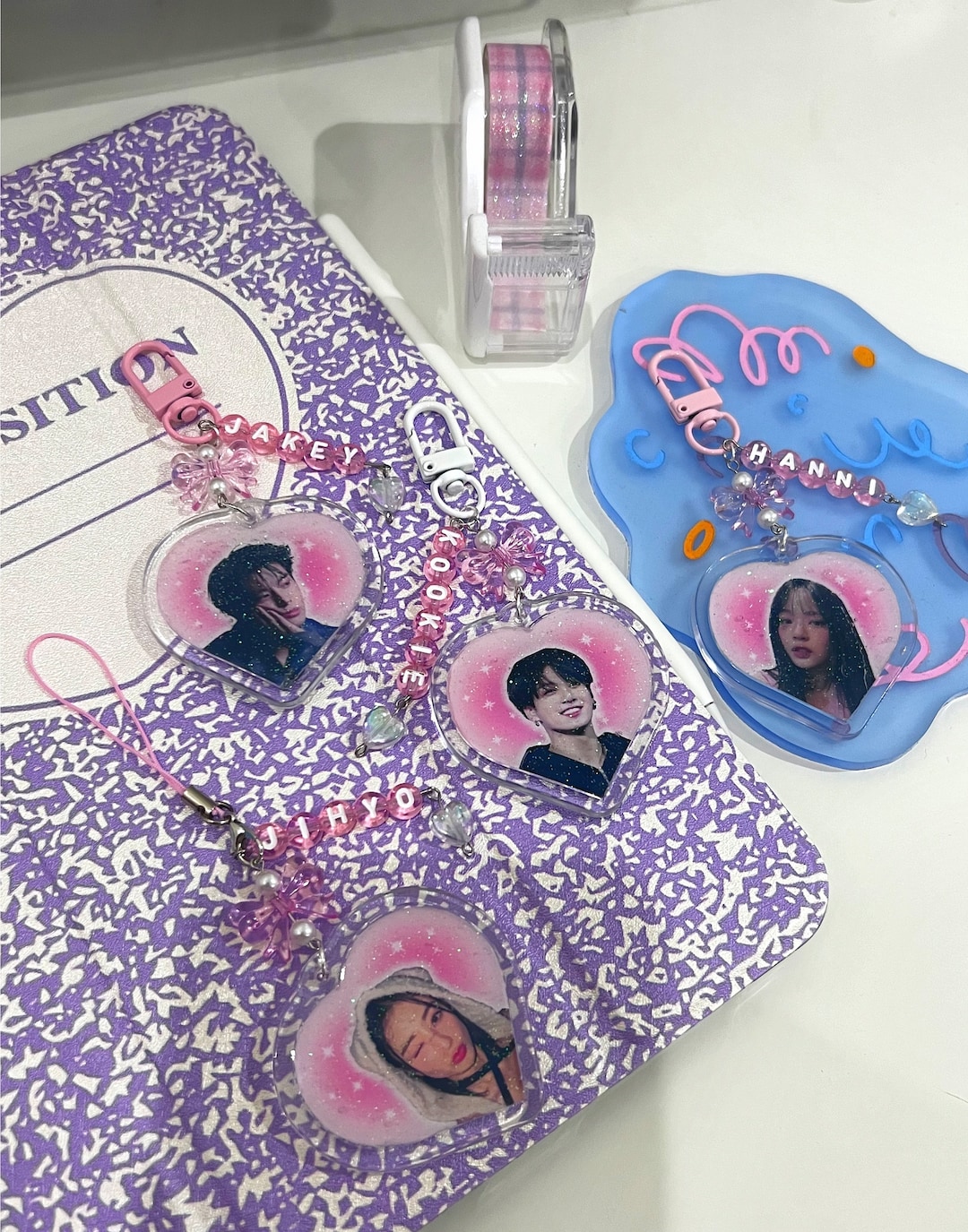 K-pop Coquette Keychains |customizable| - Etsy
