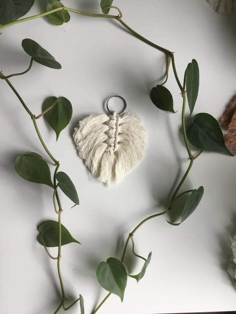 Macrame Leaf Keychain - Etsy