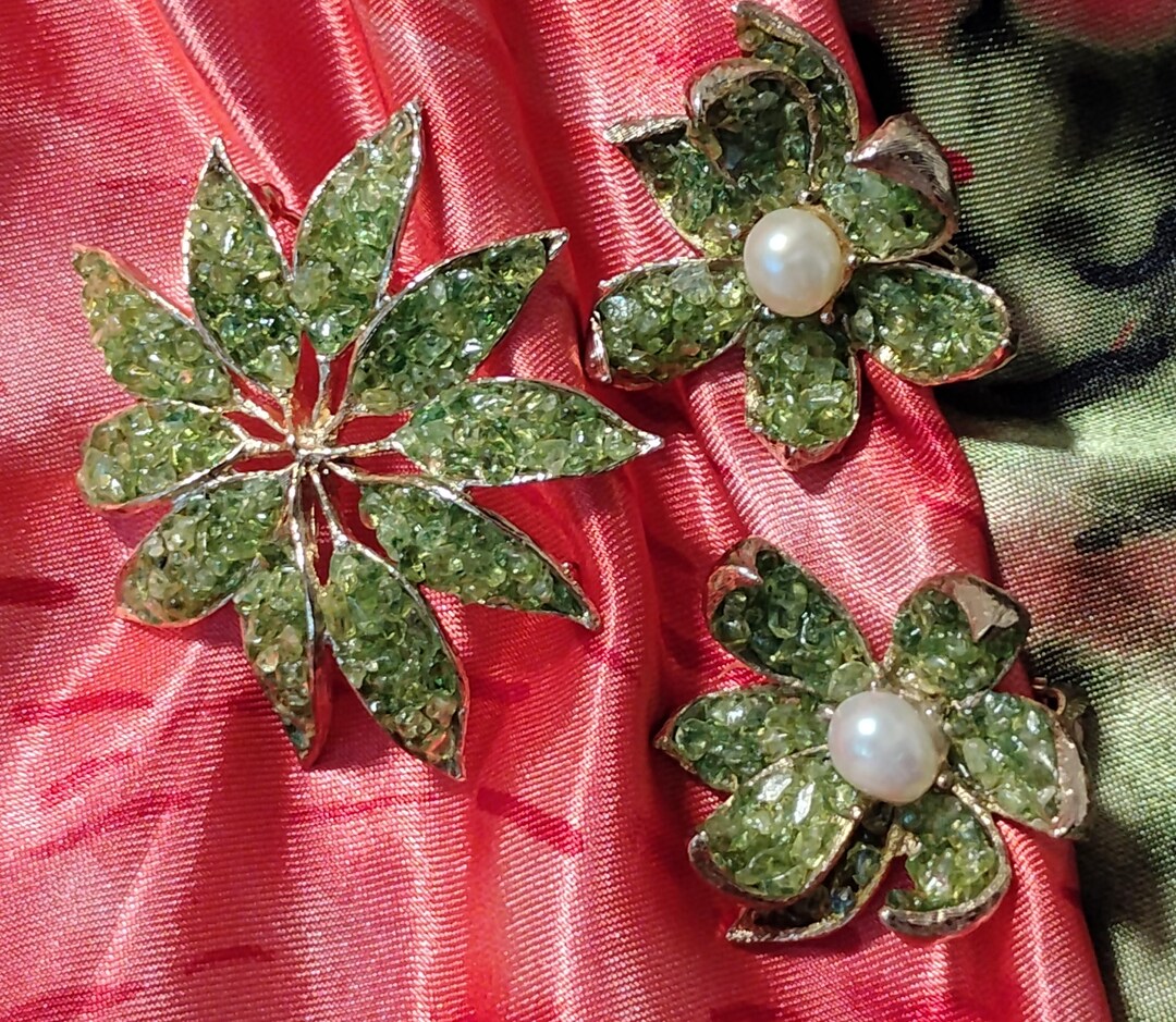 Vintage Swoboda Peridot and Pearl Brooch and Clip Earrings 10K August ...