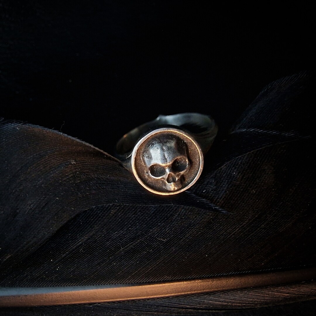 Memento Mori Dark Aesthetic Gothic Signet Ring - Etsy