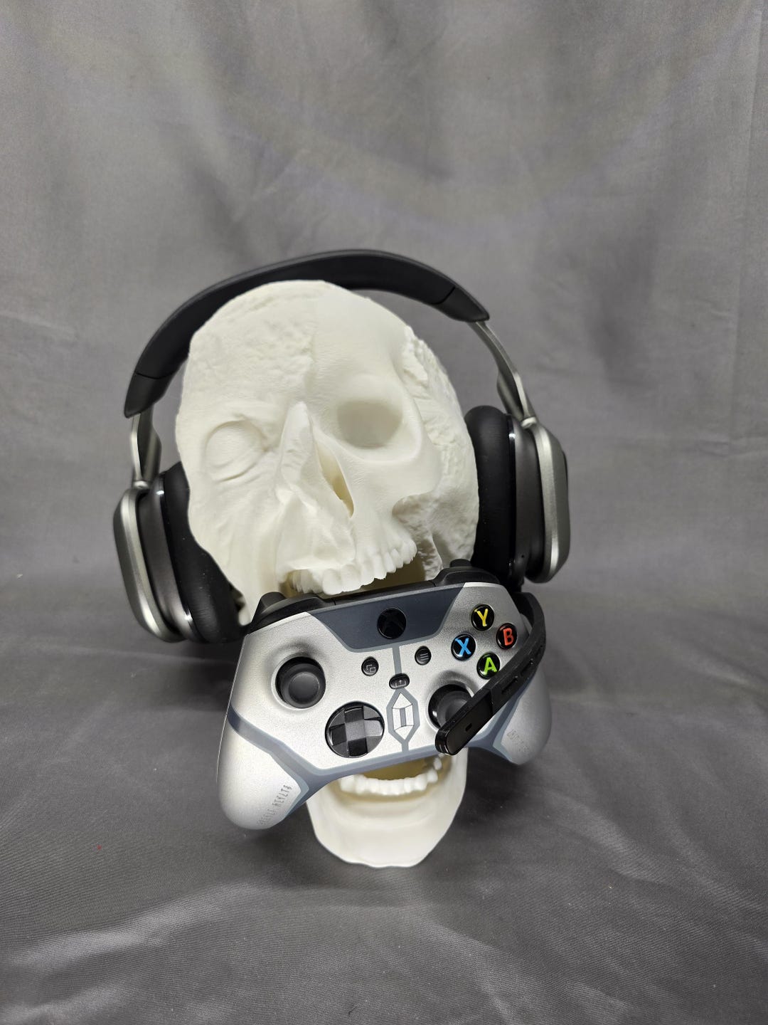Zombie Skull Headset and Controller Stand Decor for Your Gaming Setup ...