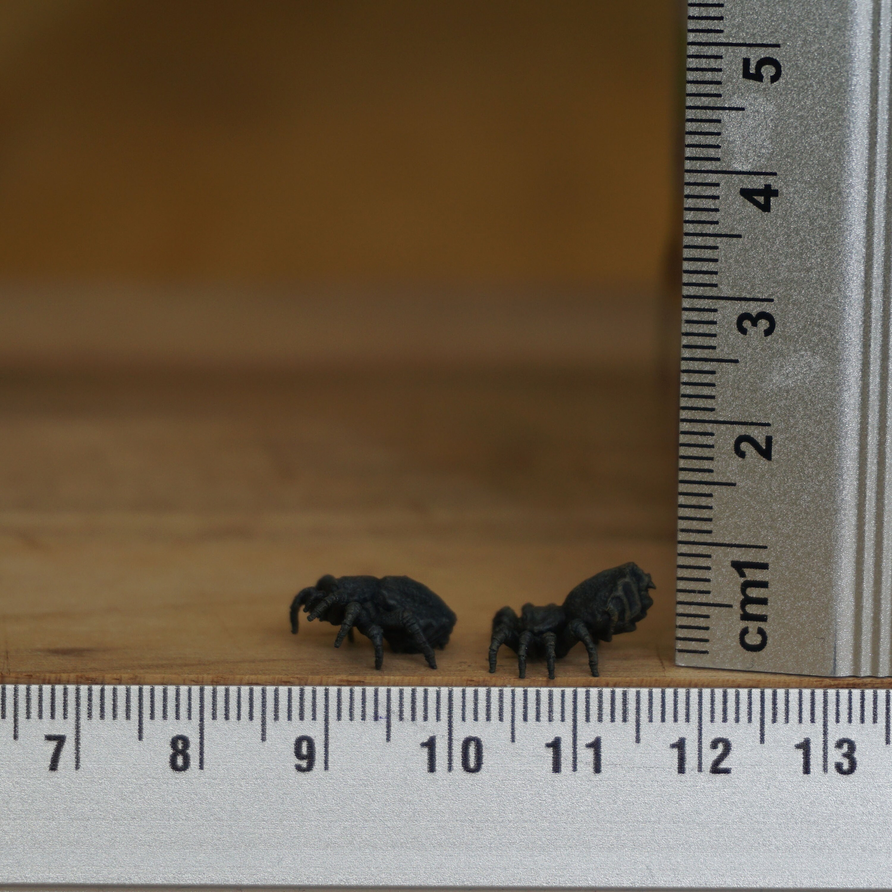 Miniature Spiders, 1:12 Scale Miniature Size for Horror Diorama ...