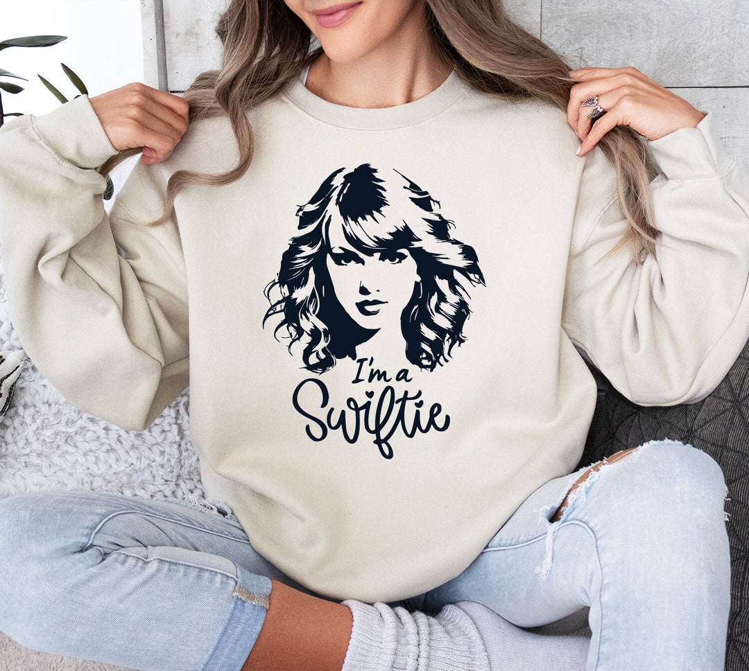 I am a Swif ti e Svg Png , Taylor's Svg, Swifties SVG, Swif t ie Svg ...