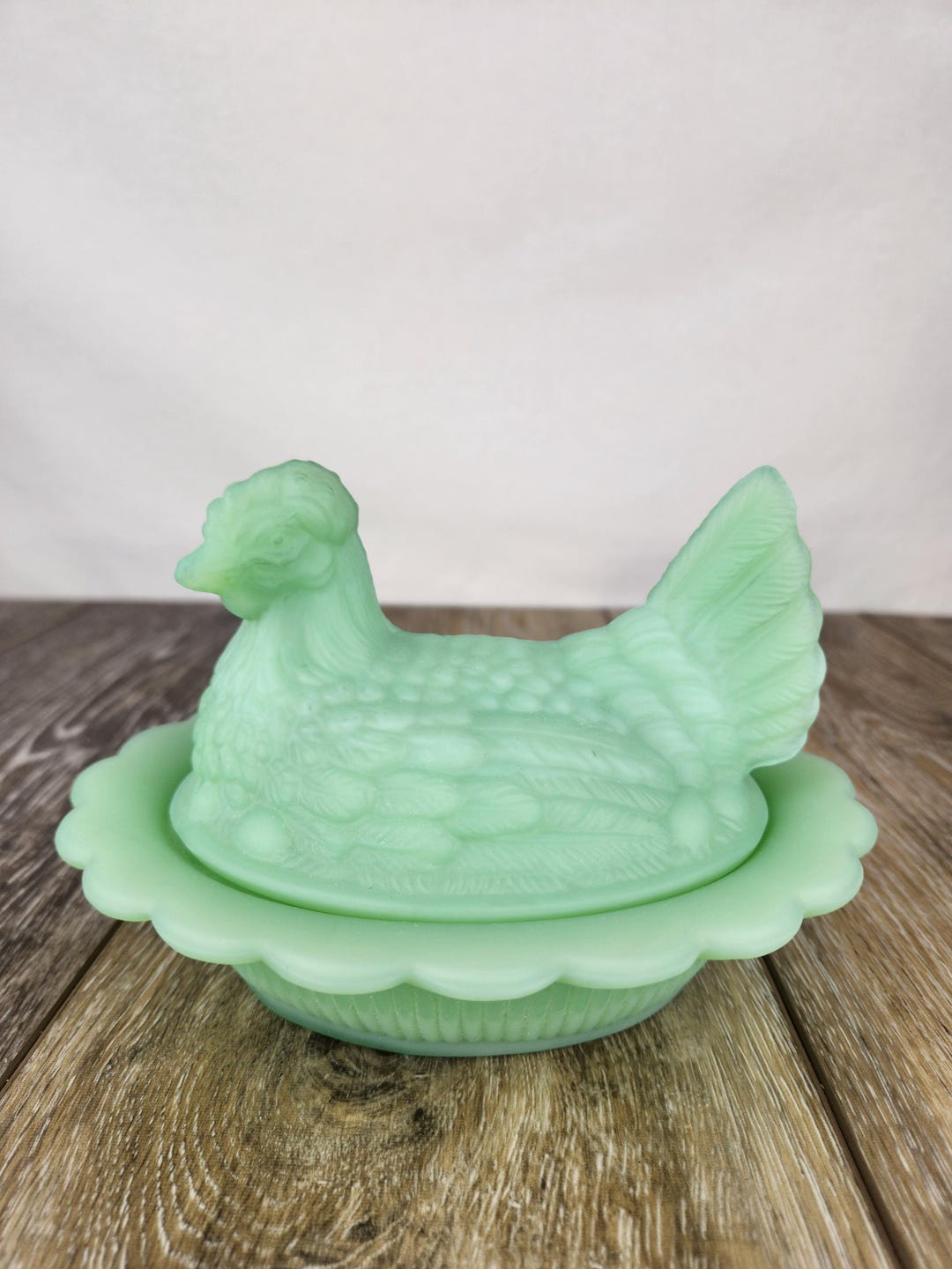 Jadeite Satin Green Glass Hen on Nest With Ruffled Edge – Vintage ...