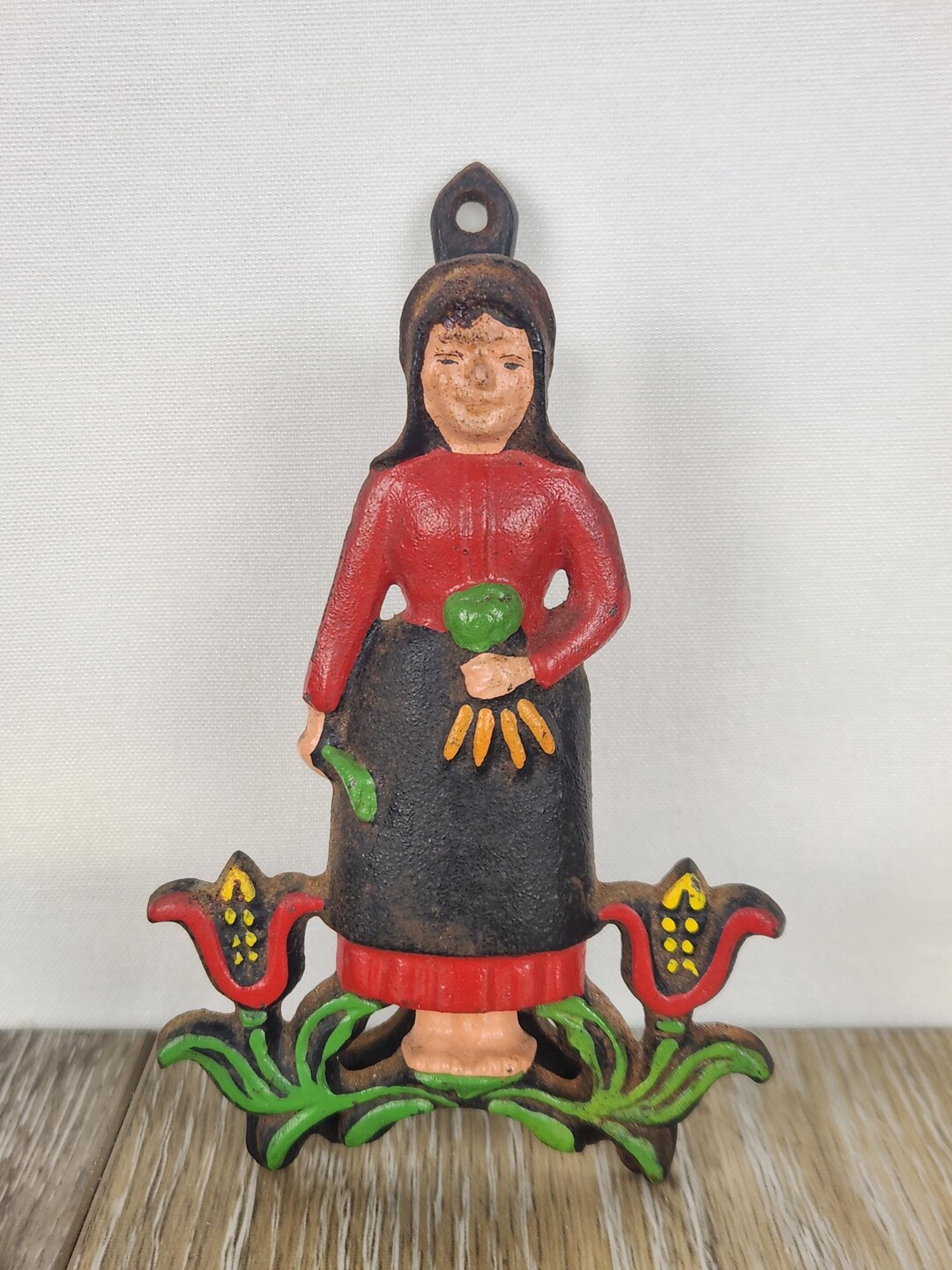 Wilton Pennsylvania Dutch Cast Iron Woman Clip-rustic Kitchen Towel ...