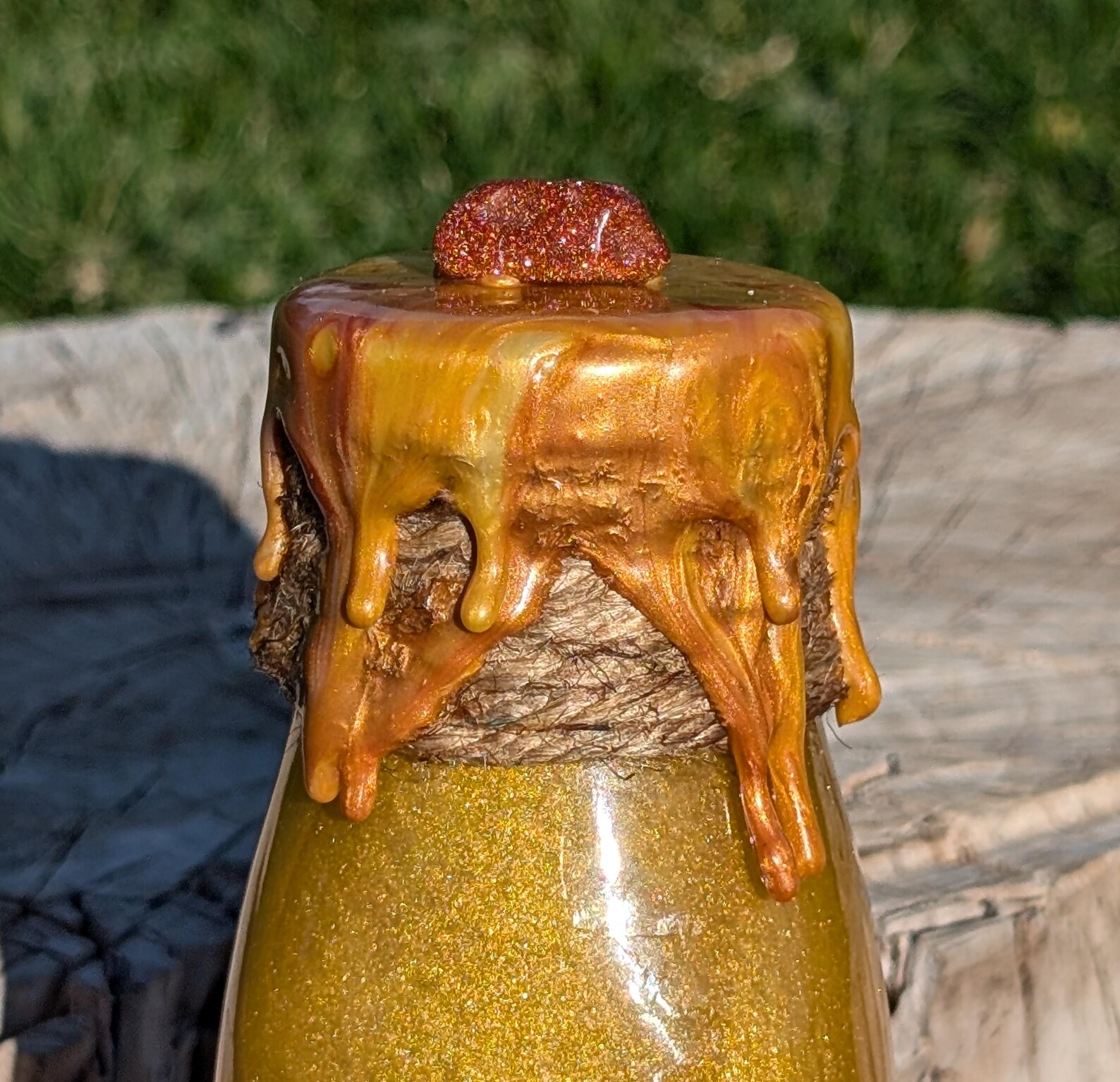 Mythical Gold King Potion Bottle Apothecary, Royal Golden Bookshelf ...