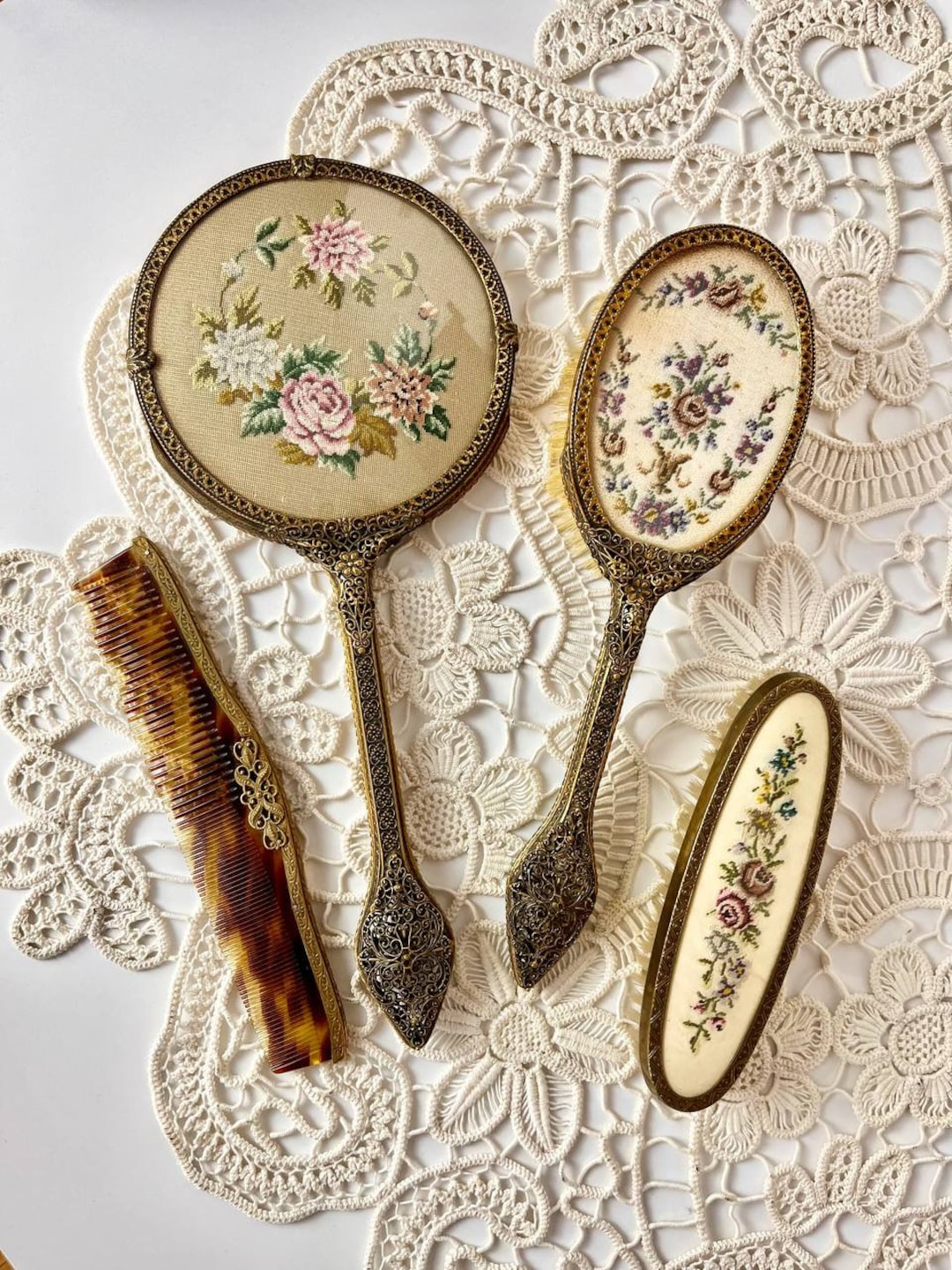 Antique Ladies' Boudoir Set (mirror, Comb, Brush, Comb) Vintage - Etsy