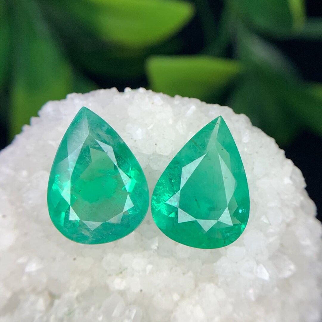 Certified Vivid Green Insignificant AAA+ Zambian Emerald Pair | Earth ...