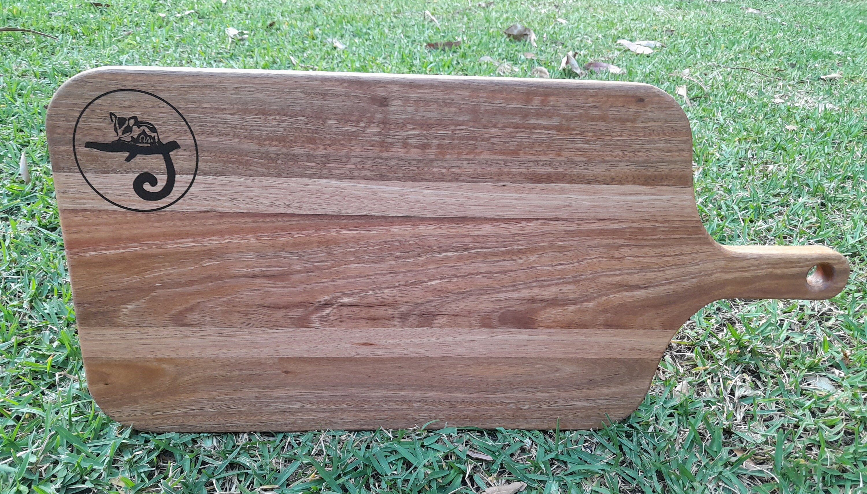 Large Spotted Gum and Blackbutt Timber Cutting Board With a Ringtail ...