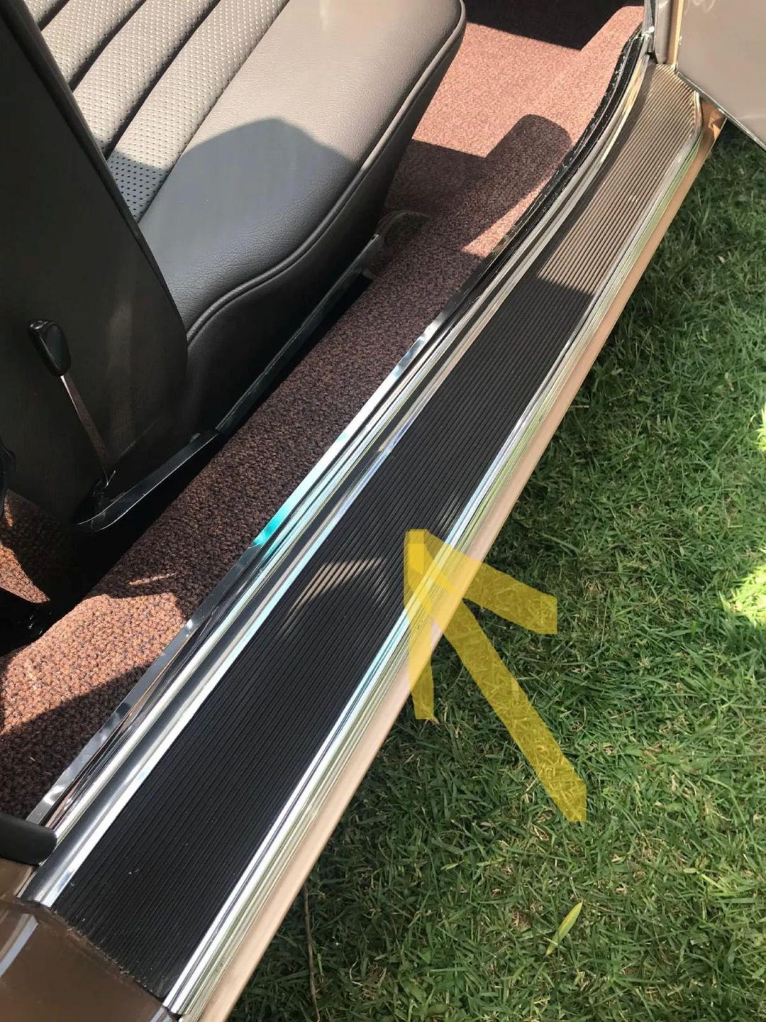 Door Sill Rubber - Set Left + Right – Fits W113 SL Pagoda 230SL 250SL ...