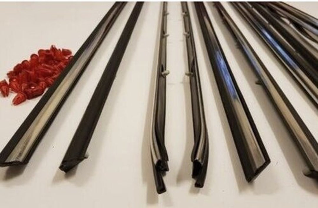 Mercedes W114 Coupe Trim Mouldings Trim Bars Set 8 Pieces Incl. Clips ...