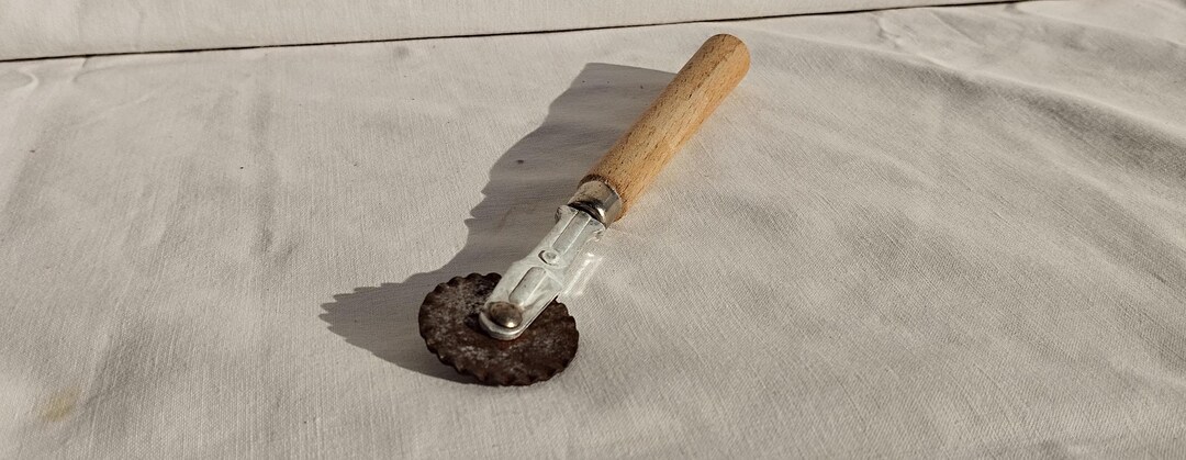 Old Metal and Wood Pasta Cutter, Vintage Dough Cutters, Grandmas Pasta ...