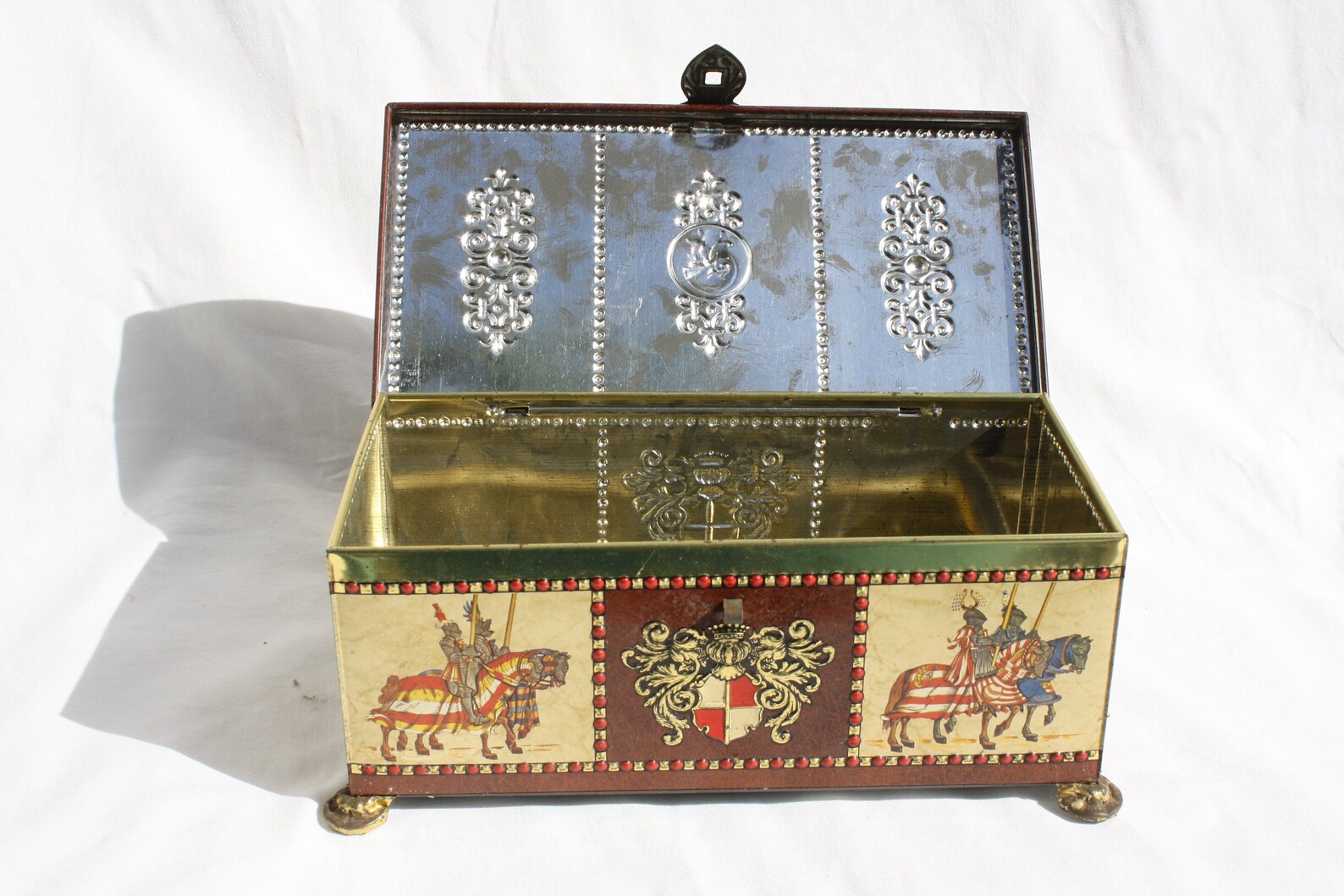 Vintage Metal Box With Legs, Vintage Candy Box With Lid, Jewelry Box ...