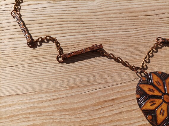 Vintage Carved Wooden Flower Pattern Pendant With Mat… - Gem