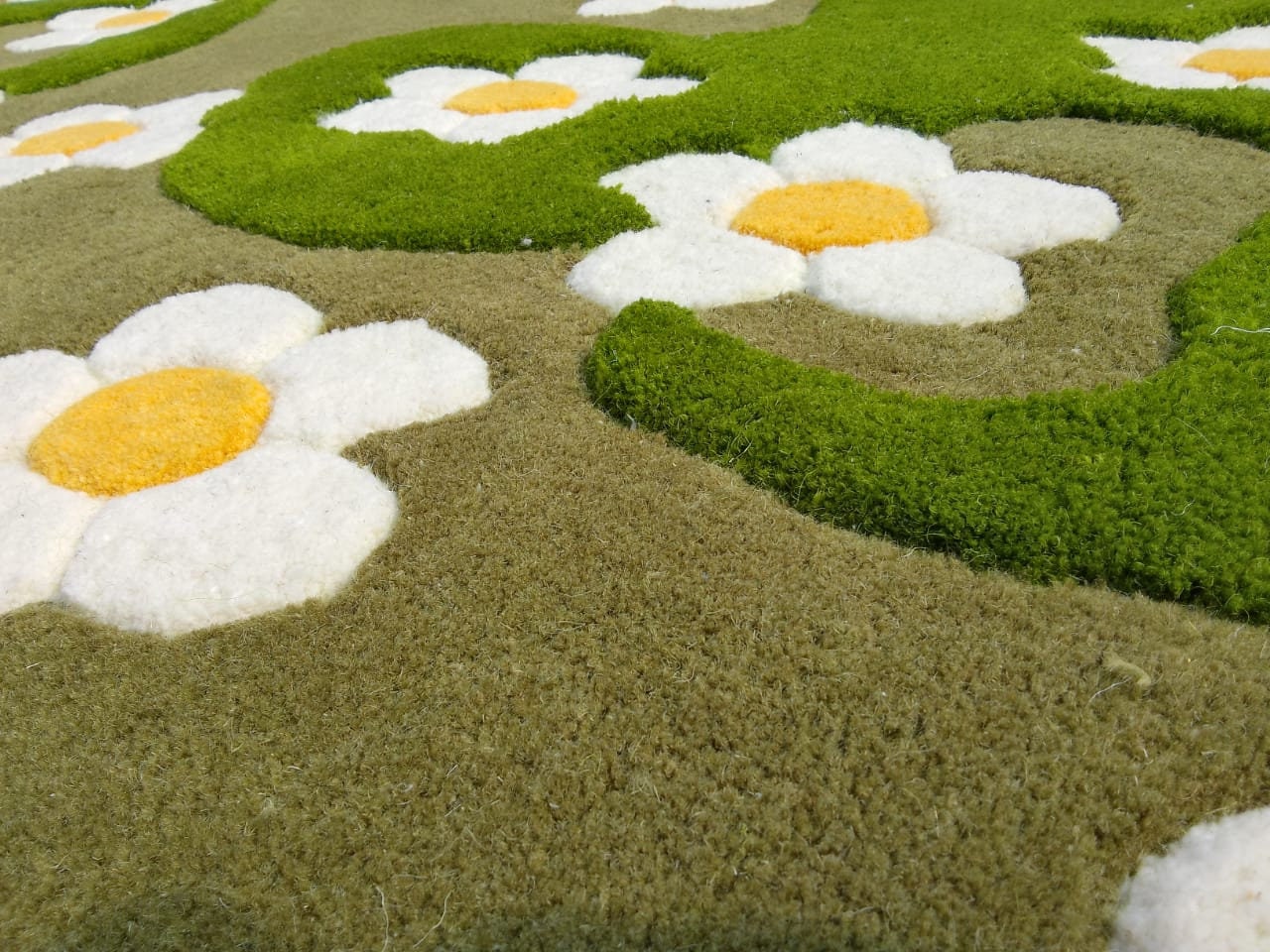 Handmade Daisy Rug, Irregular Grass Meadow Rug, Green White Rug, Moss ...