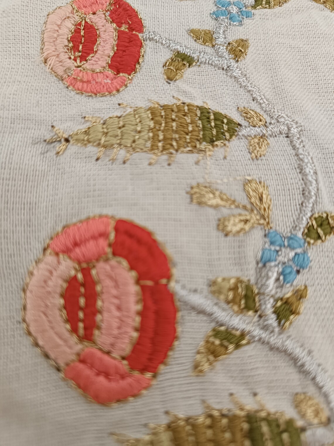 Embroidered Table Topper - Etsy