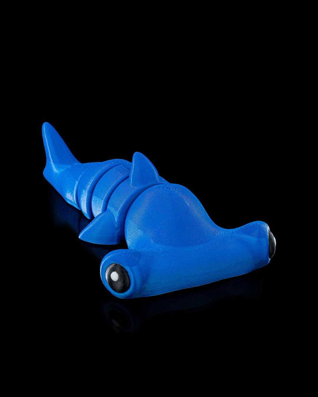 Stealthy Flexi Hammerhead Shark Figurine - 3D Printed, High-quality ...