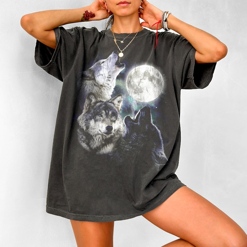 Howling Wolves Vintage 90s Graphic Shirt, Retro Comfort Colors® Wolf ...