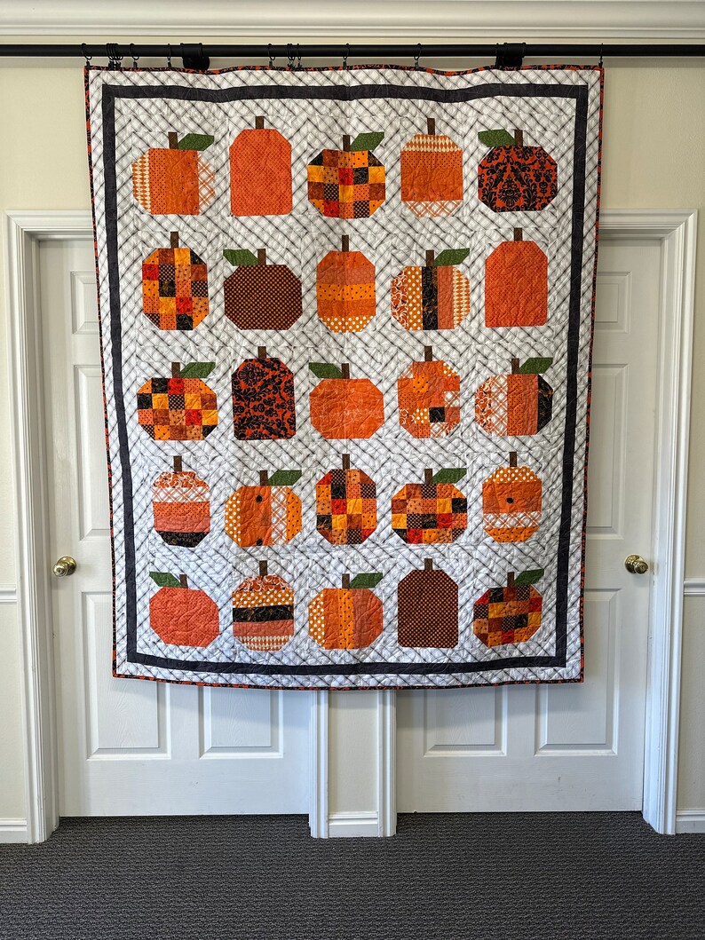 Halloween Pumpkin Festival Quilt - Etsy
