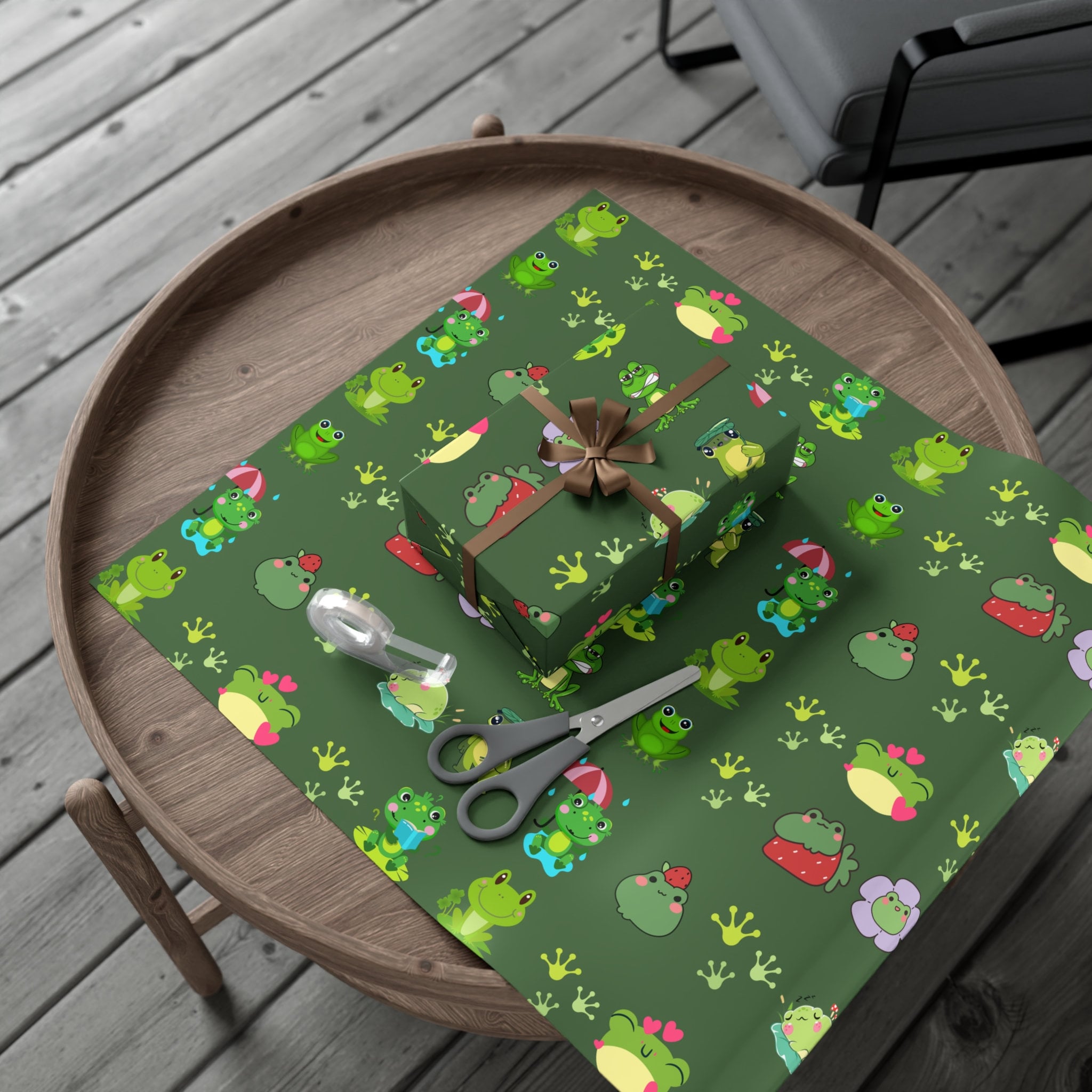 Gift Frog Wrap Papers, Funny Frog Wrap Paper, Perfect Funny Wrapping ...
