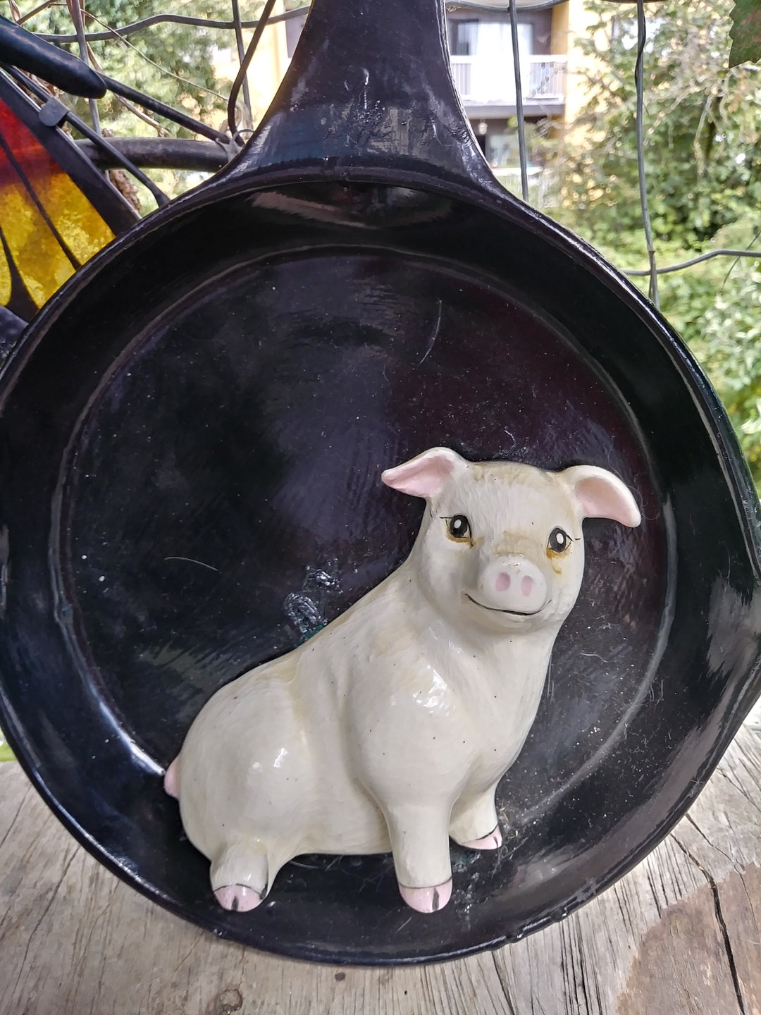 Vintage Farmhouse Ceramic Pig in Cast Iron Frying Pan, Farmhouse Decor ...