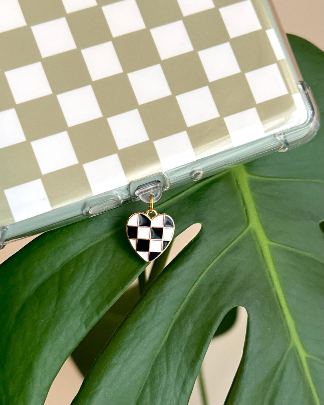 Checkered Heart Kindle Charm | Aesthetic Kindle Accessory | Cute Dust ...