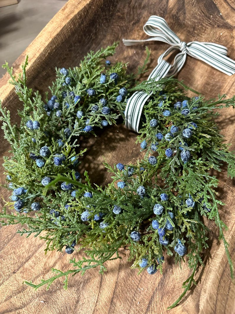 Winter Juniper Wreath Year Round Evergreen Berry Minimalist Wreath ...