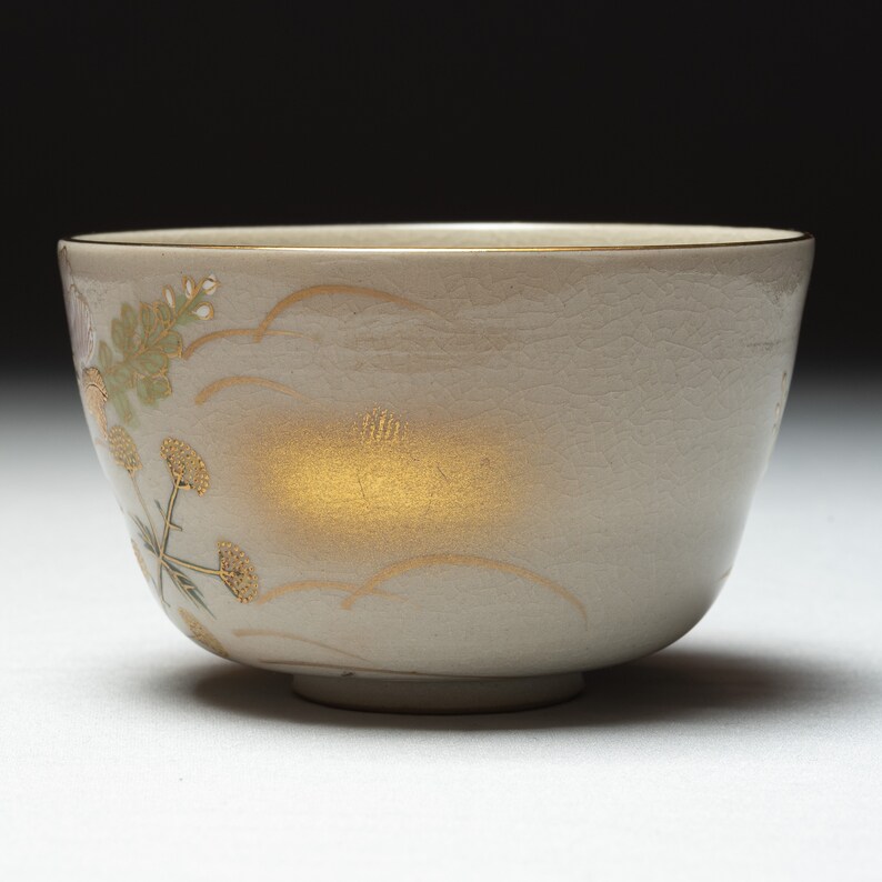 Kutani Matcha Chawan With Gold Floral Motif and Kuzushiji Calligraphy ...