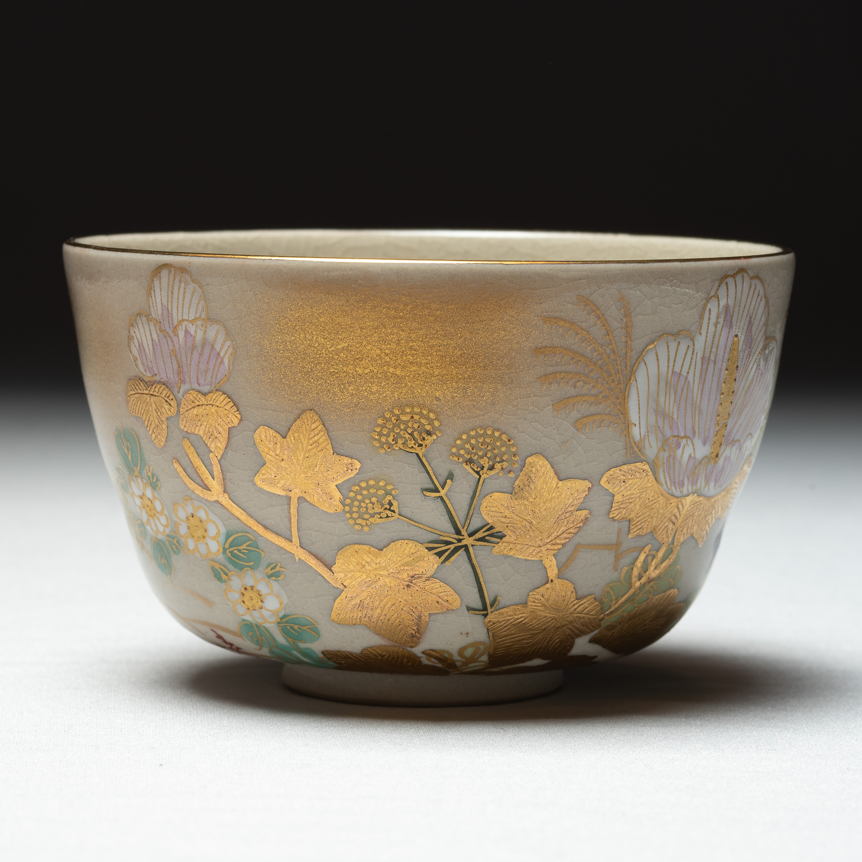 Kutani Matcha Chawan With Gold Floral Motif and Kuzushiji Calligraphy ...