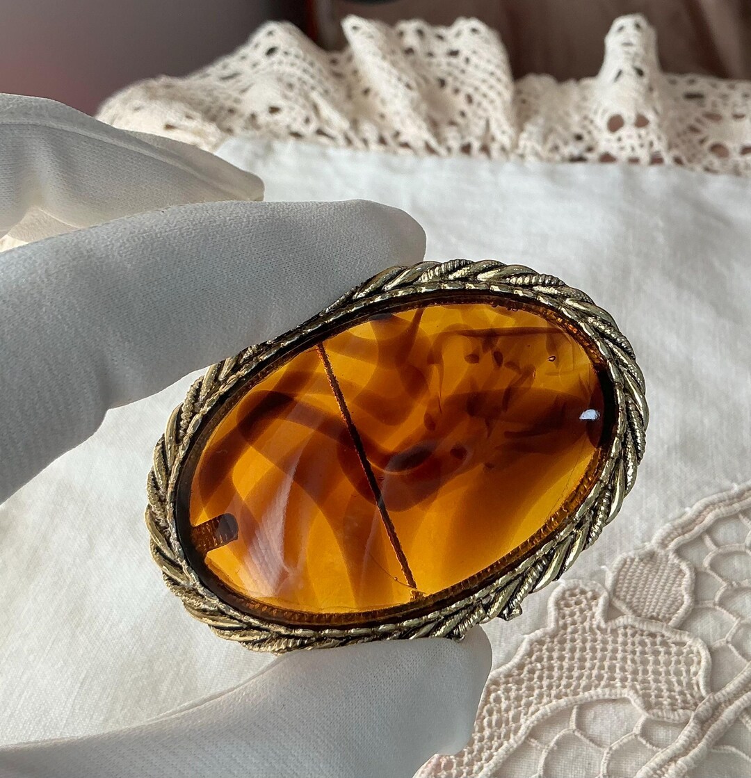 Vintage LISA Gold Tone Brooch: Amber Art Glass Cabochon - Etsy