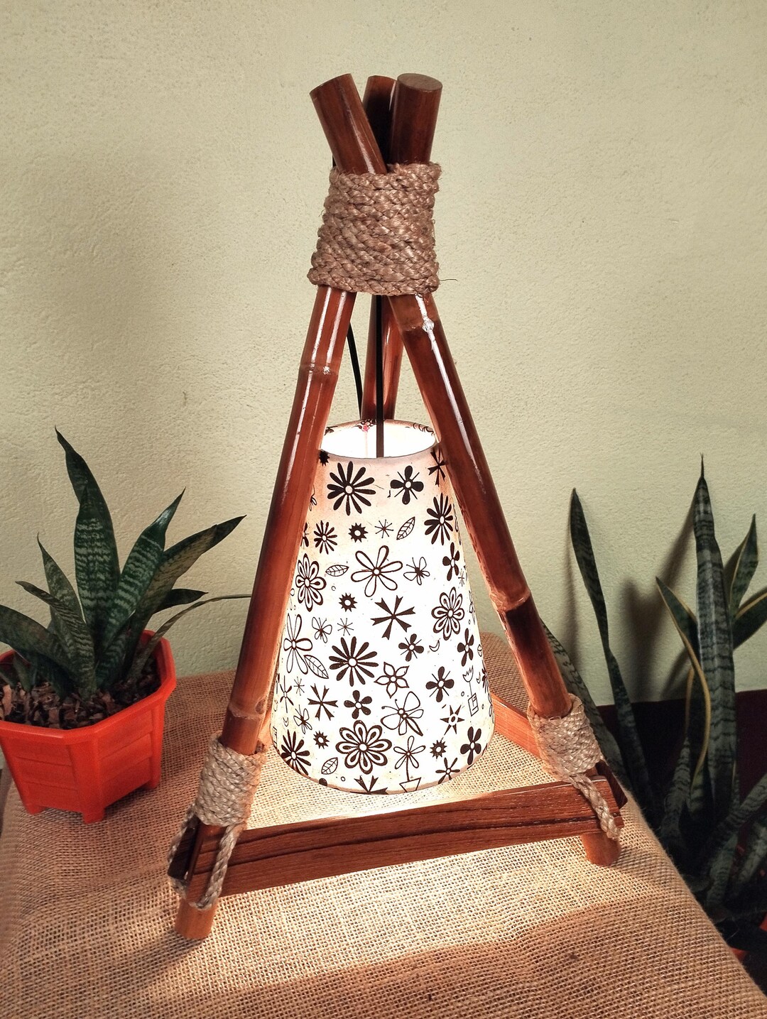 Pyramid Table Lamp, Water Hyacinth Lamp Wooden Desk Lamp Unique Wood ...