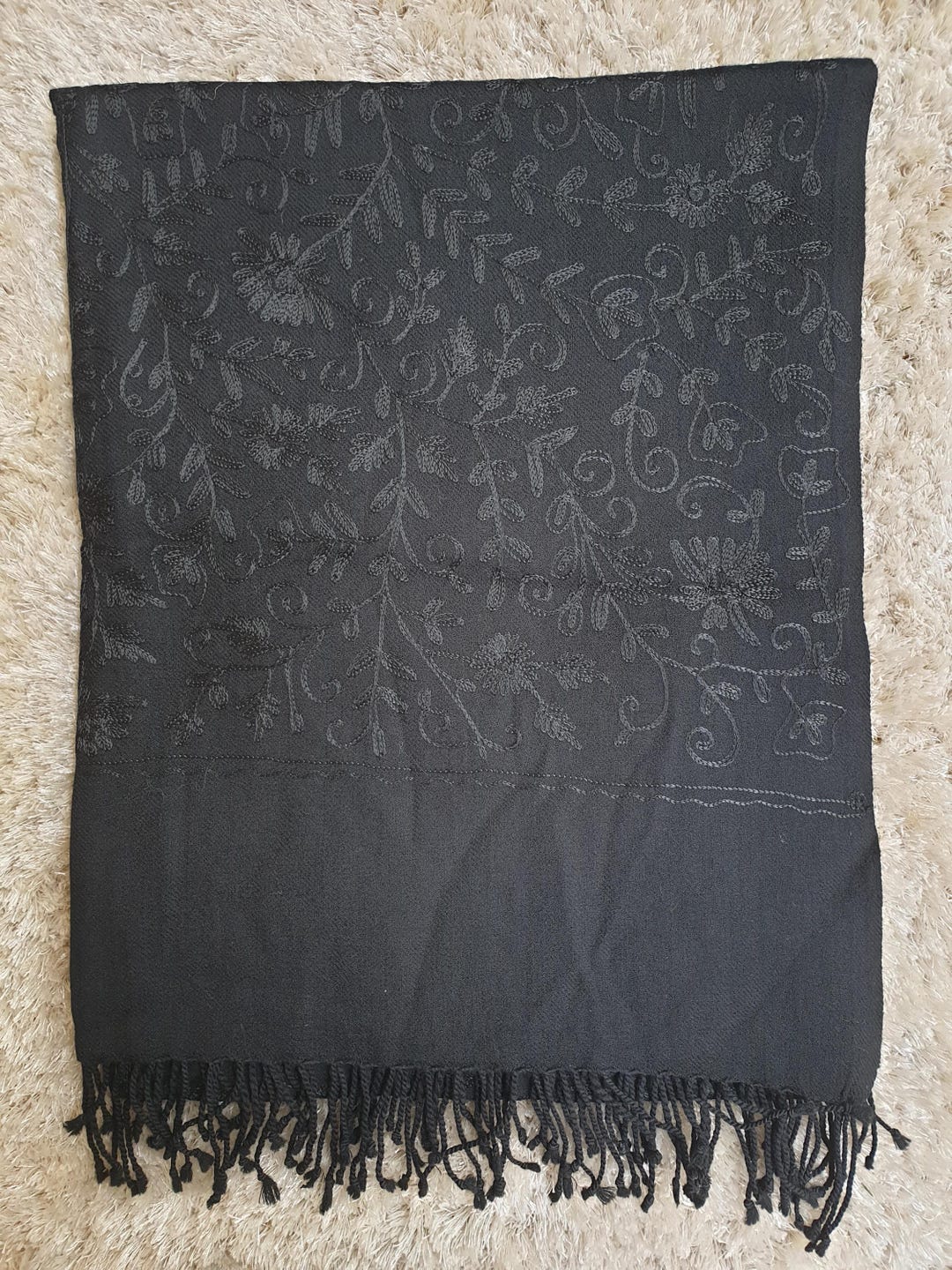 Aari Shawl in Wool and Cashmere in Traditional Indian Weave ...