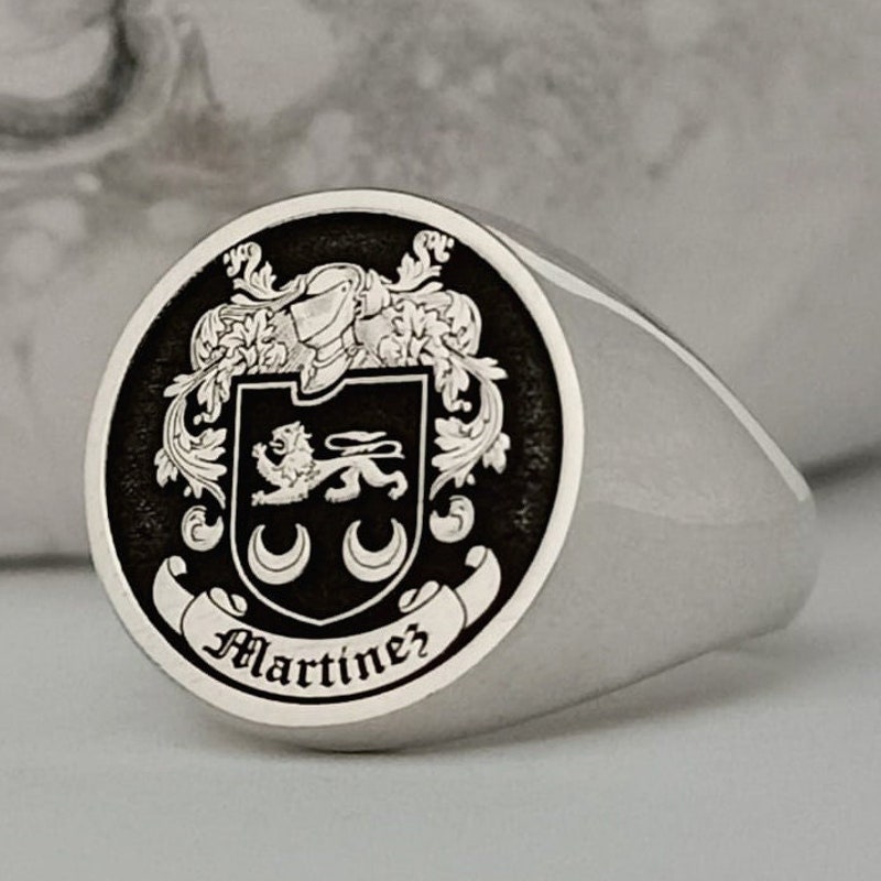Crest Ring - Etsy
