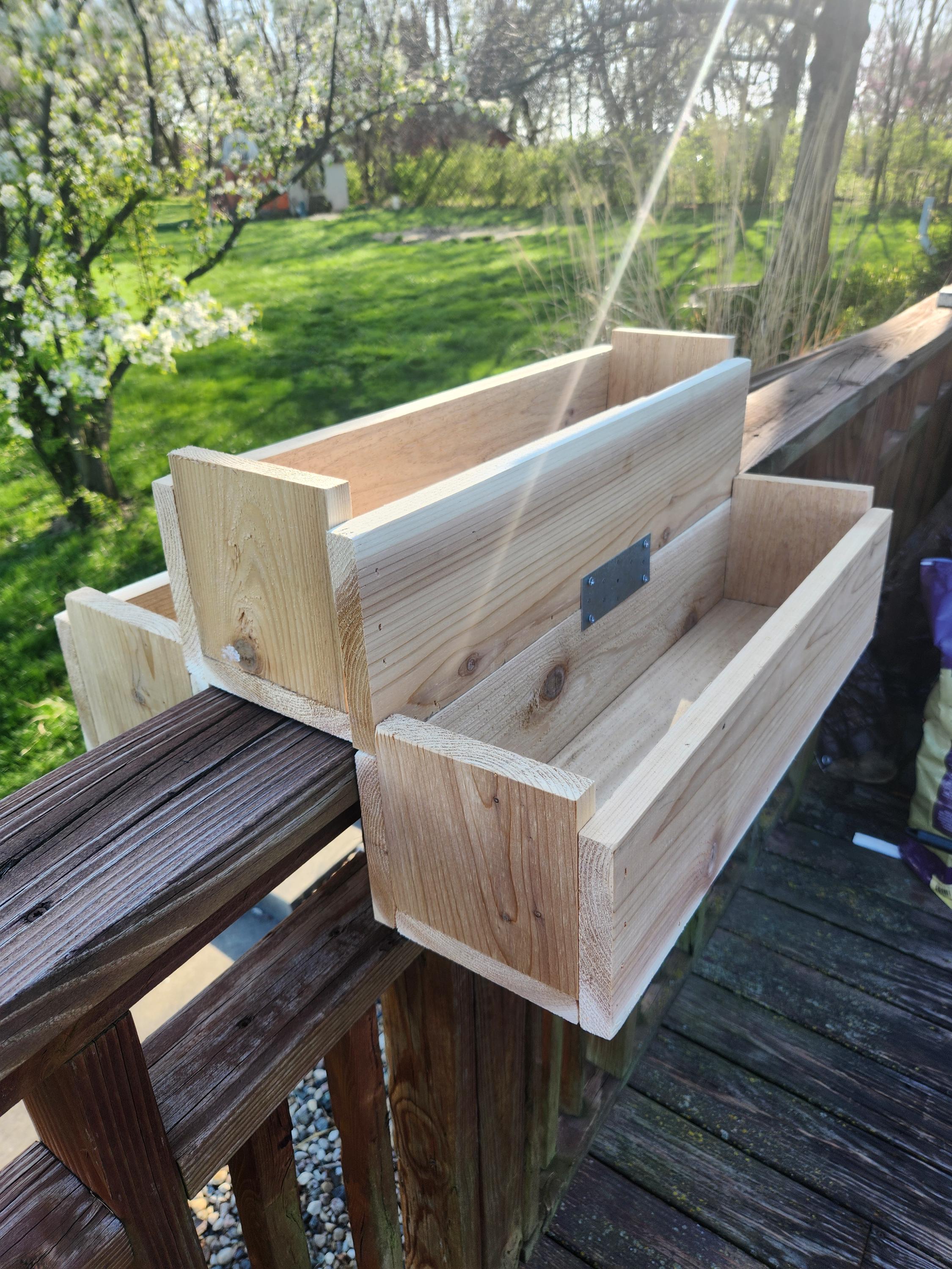 Cedar "saddle" Planter Boxes - Etsy