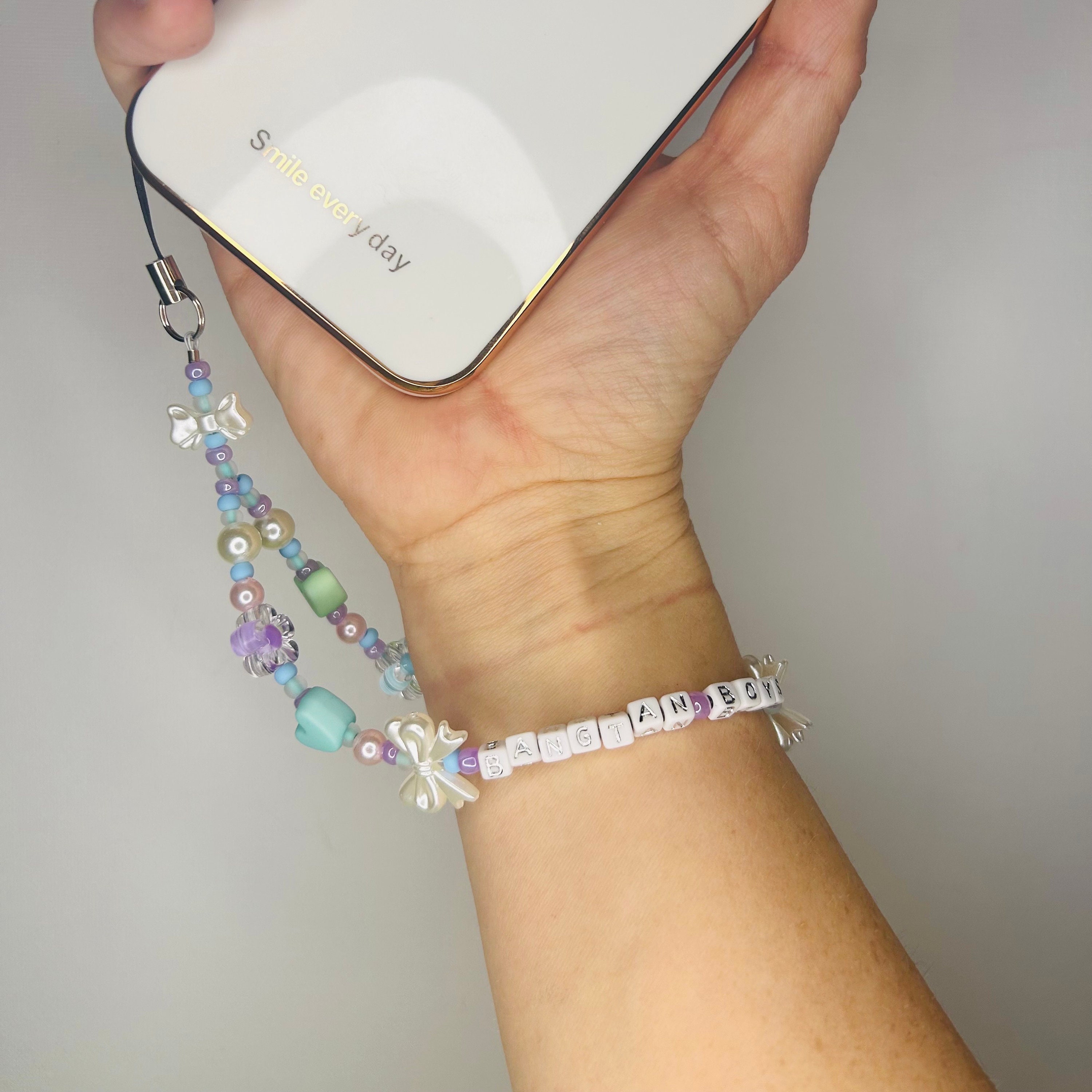 Personalized Kpop Phone Charms Light Stick Charm Phone Lanyard Light ...