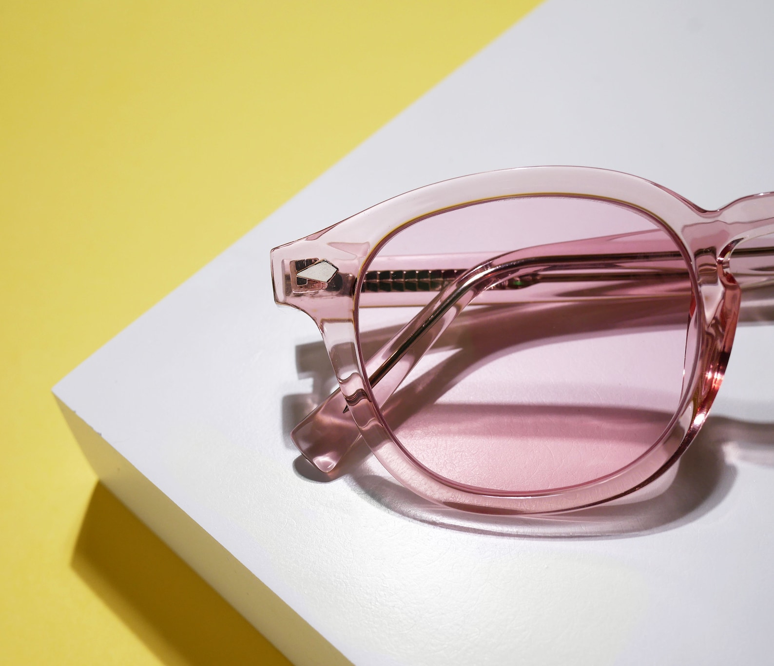 Diamond Rivets, Round Thick Clear Pink Frame With Light Pink Lens ...